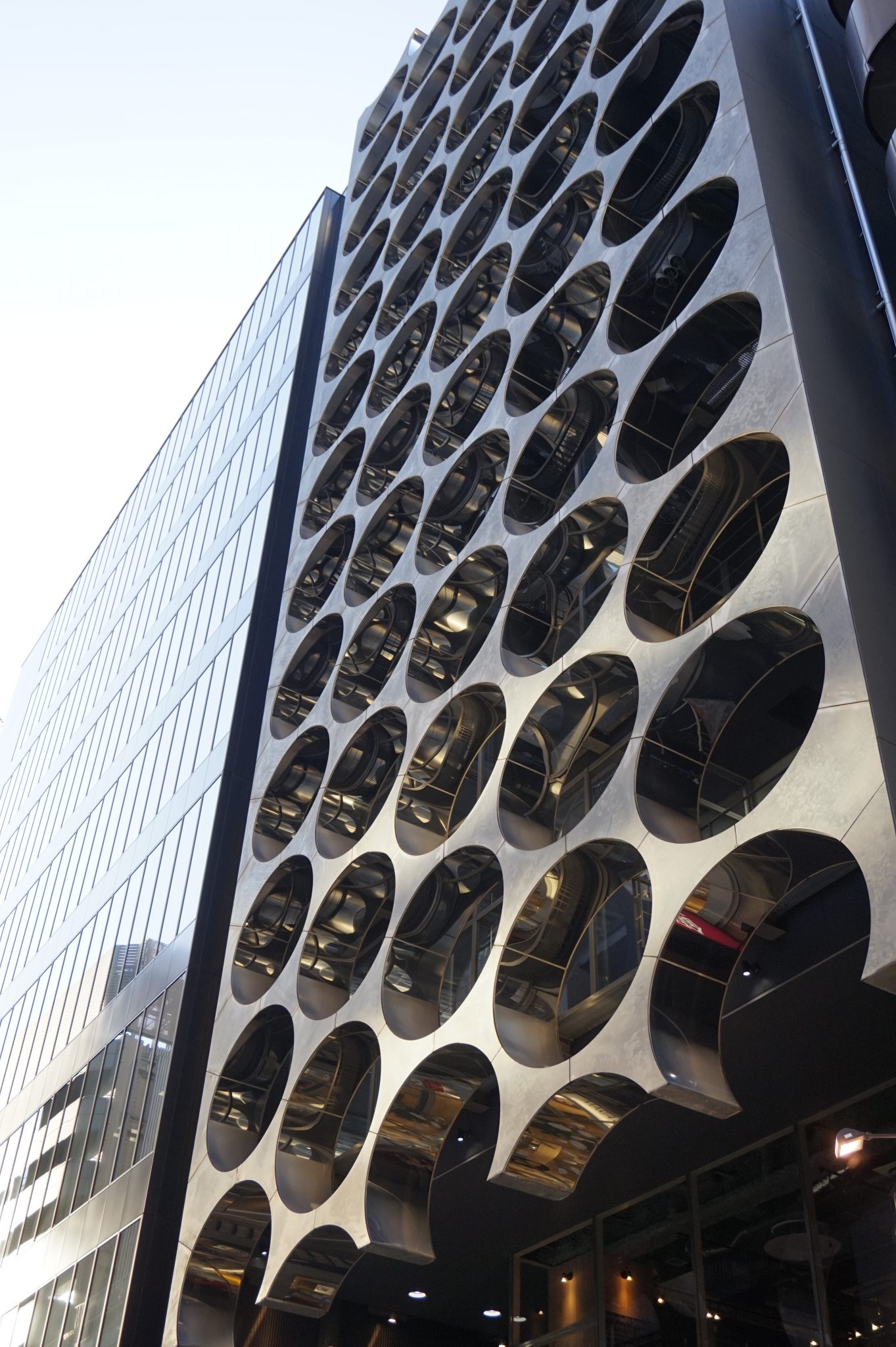 現場レポートに新たに「Alpha Matrix Building」を追加 - 株式会社フロント